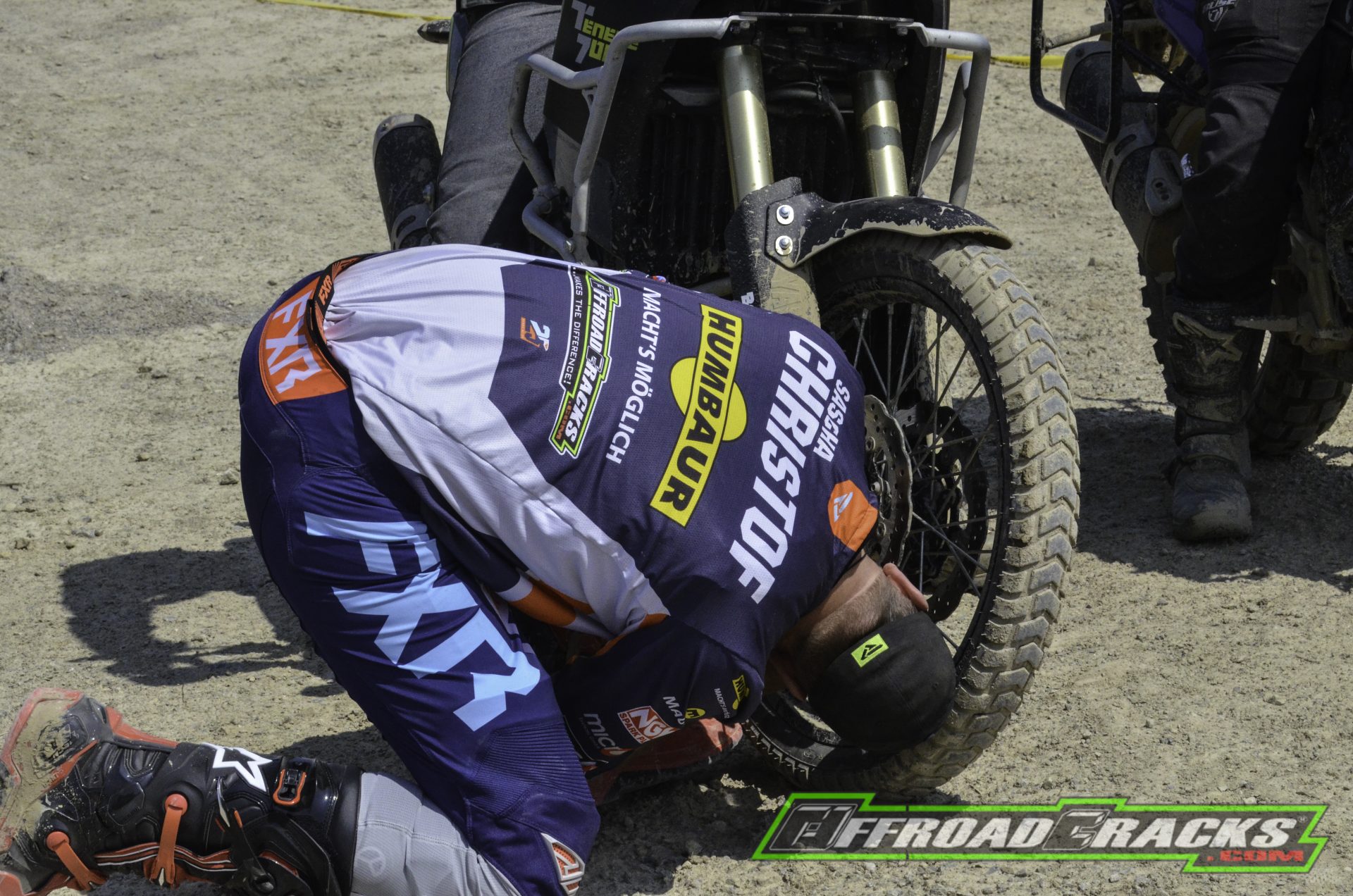 ADVENTURE-TRAINING HIGH-END | OFFROADCRACKS.com